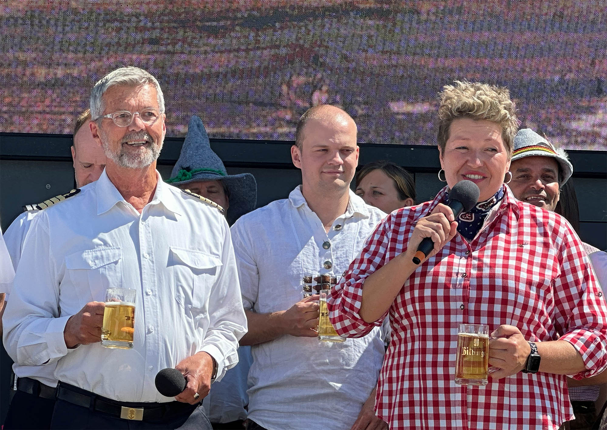 Nadine Grasshoff: auf Kreuzfahrt-Kurs - Welcome Aboard